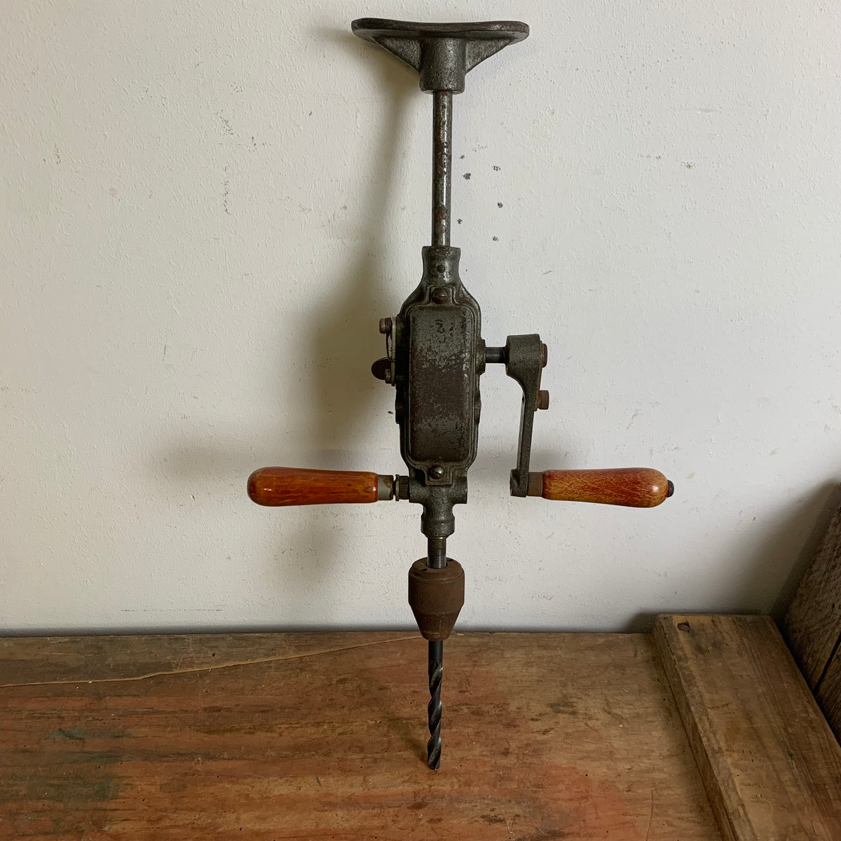 Antike mechanische Handbohrmaschine mit Kurbel – Trödelfuchs Vintage Shop