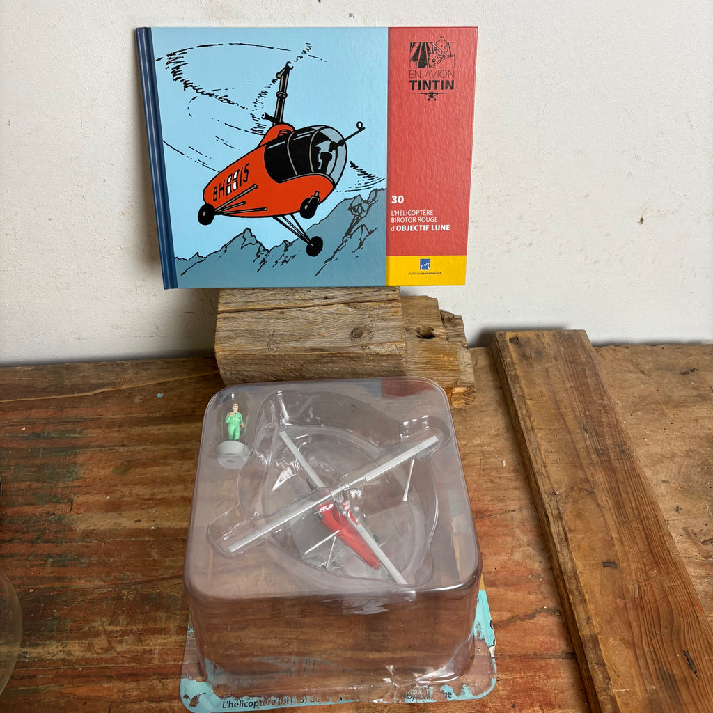Modell Figur und Buch Tim und Struppi Der roten Zweirotor-Hubschrauber ...