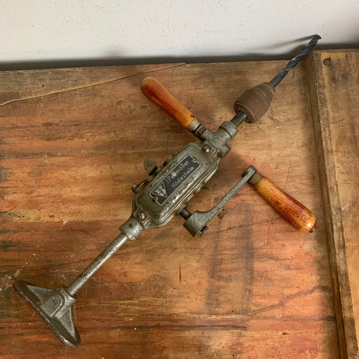 Antike mechanische Handbohrmaschine mit Kurbel – Trödelfuchs Vintage Shop