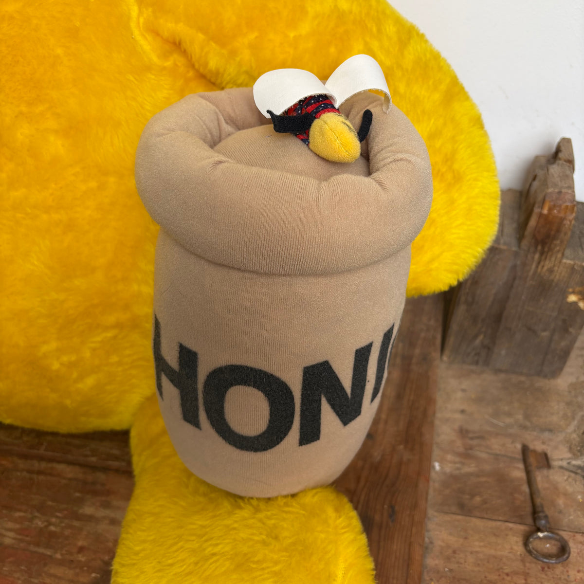 Vintage Winnie the Pooh Bär XL Plüsch Figur – Trödelfuchs Vintage Shop