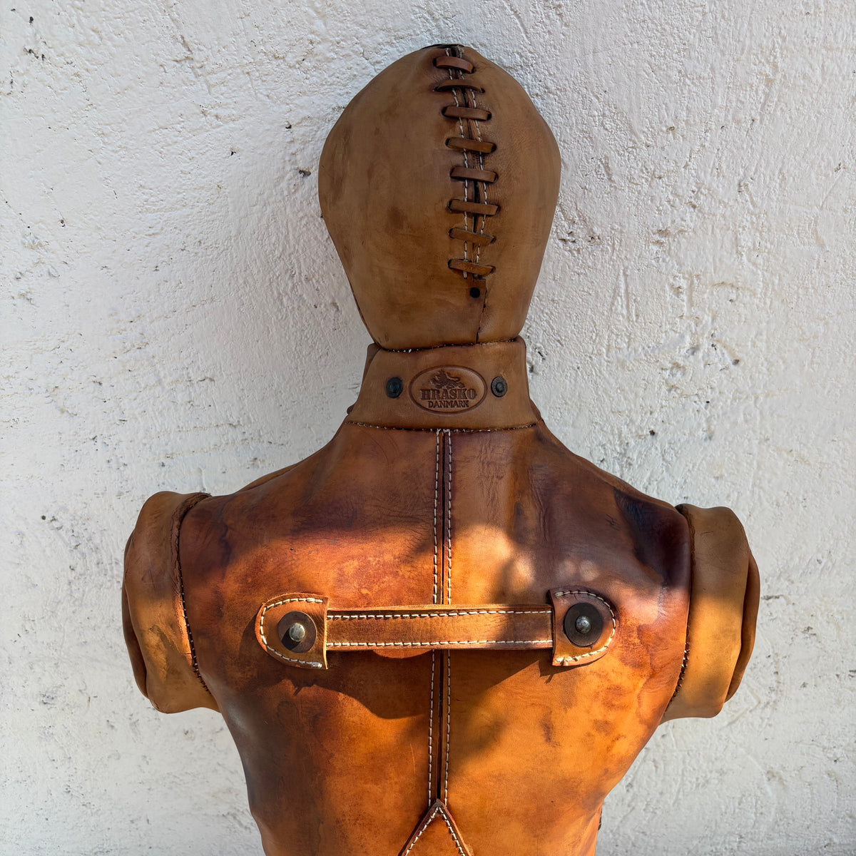 Vintage Box Puppe Fecht Dummy aus Leder – Trödelfuchs Vintage Shop