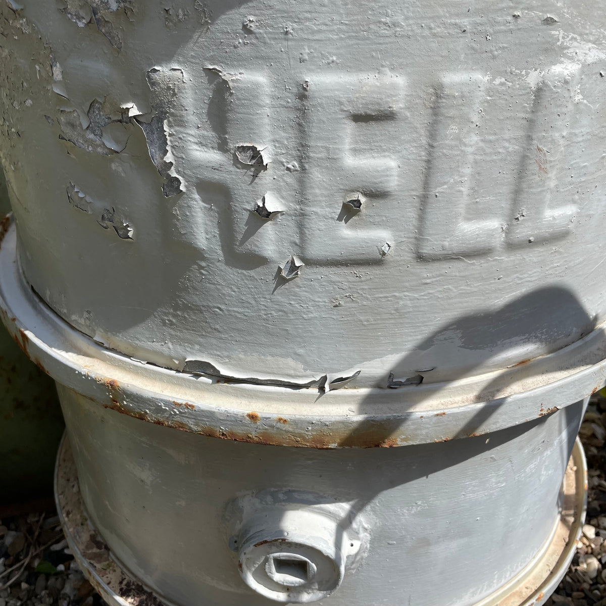 Altes Ölfass aus Eisen von Shell – Trödelfuchs Vintage Shop